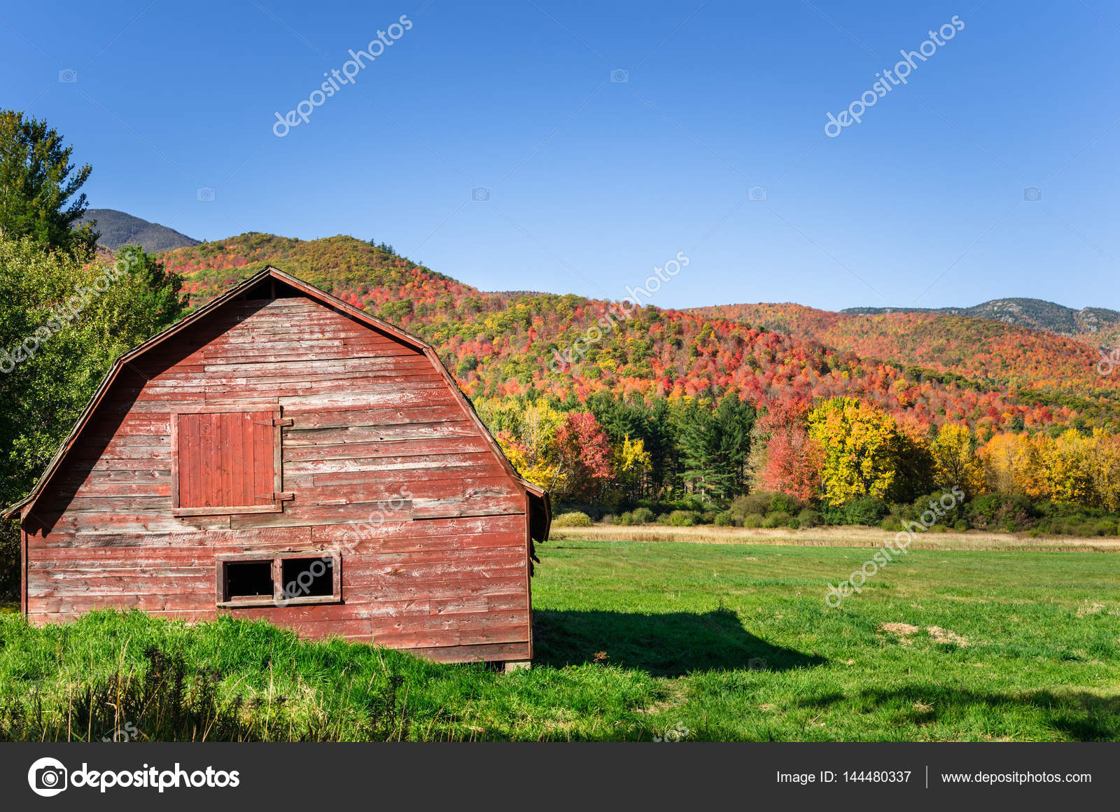 Red Barn Background