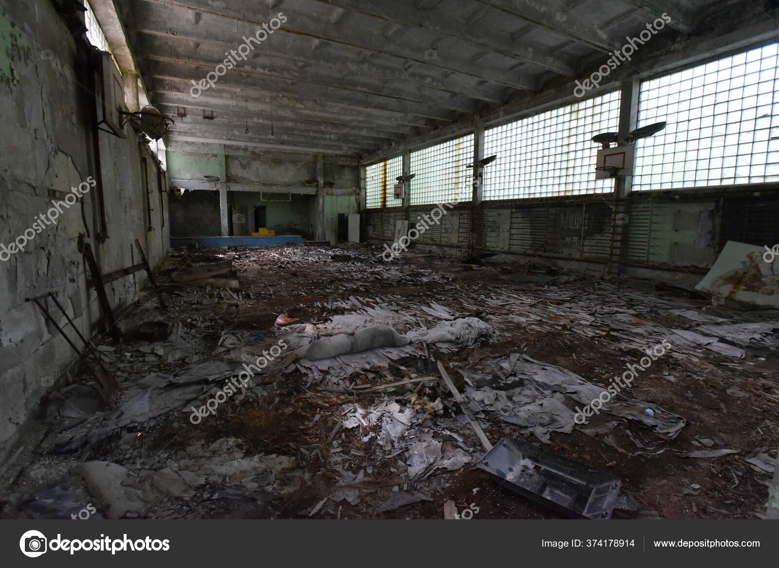 Chernobyl Exclusion Zone Abandoned Buildings — Stock Editorial Photo ...