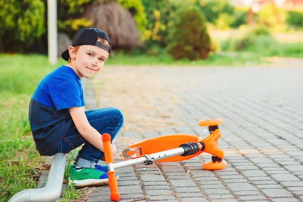 Boy falls Stock Photos, Royalty Free Boy falls Images | Depositphotos