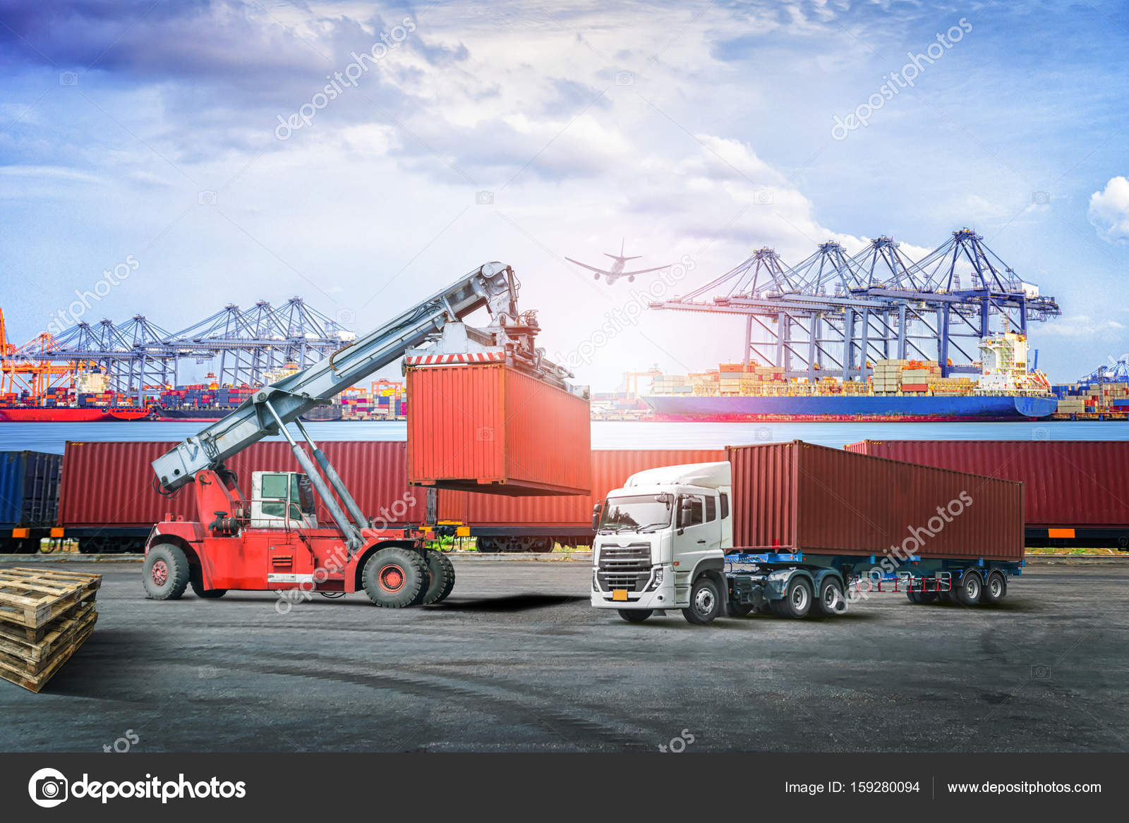 Forklift handling container box loading at seaport Stock Photo by ...