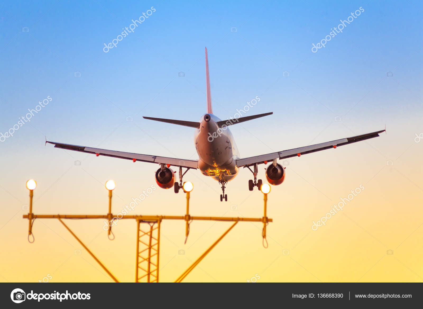 Moving plane silhouette Stock Photo by ©fotolupa 136668390