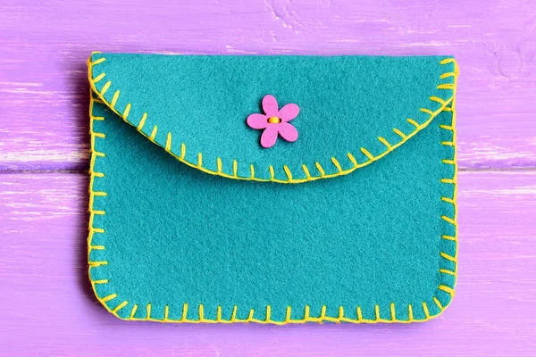 How to make a simple felt purse. Step. Quick and easy sewing crafts ...