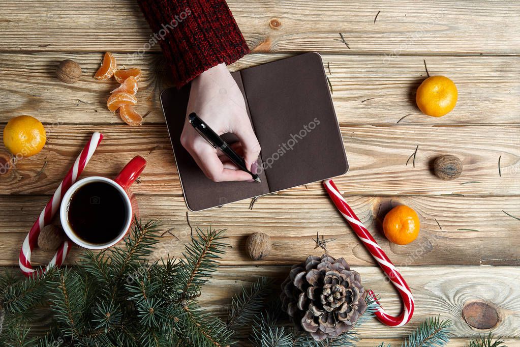 Bodegón de Navidad y una nota para Santa Claus. 2024