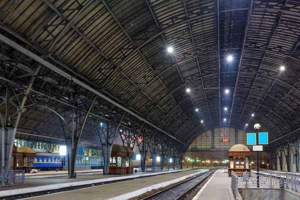 Beautiful railway stations Stock Photos, Royalty Free Beautiful railway ...