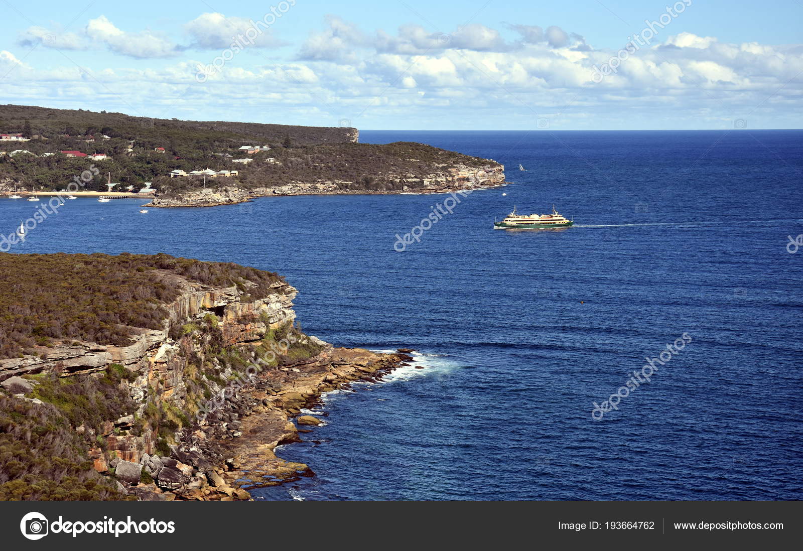 Manly Ferry Turning North Harbour Manly Wharf North Head View Stock ...