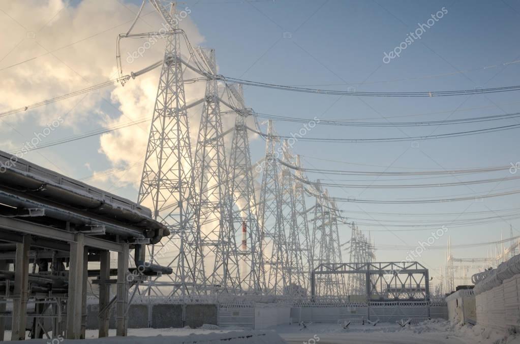 L neas de transmisi n el ctrica. Fondo de la central el ctrica. 2024