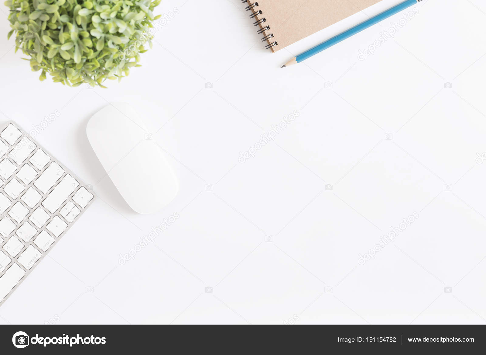 Flat lay photo of office desk with mouse and keyboard — Stock Photo ...