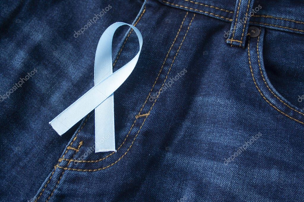 Sensibilización sobre el cáncer de próstata, cinta azul clara en el ...