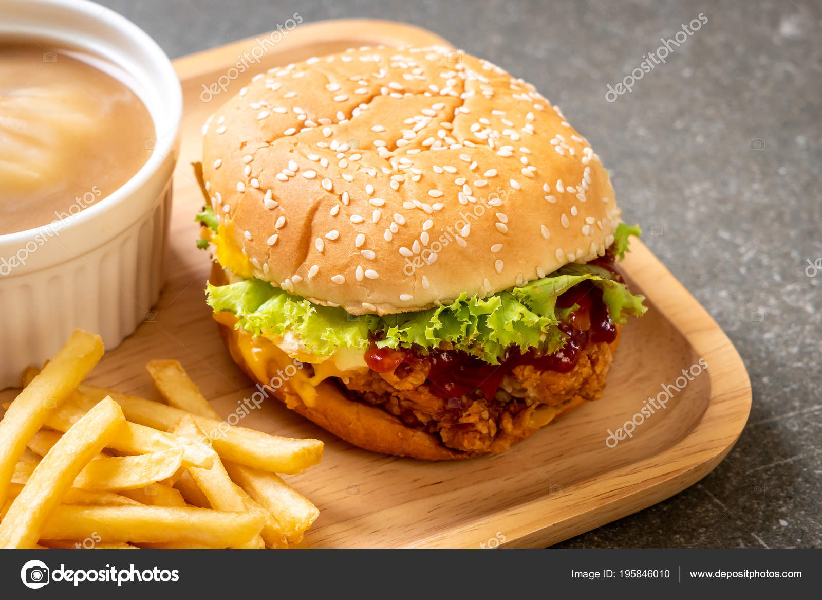 Hamburguesa Pollo Frito Estilo Comida Poco Saludable: fotografía de ...