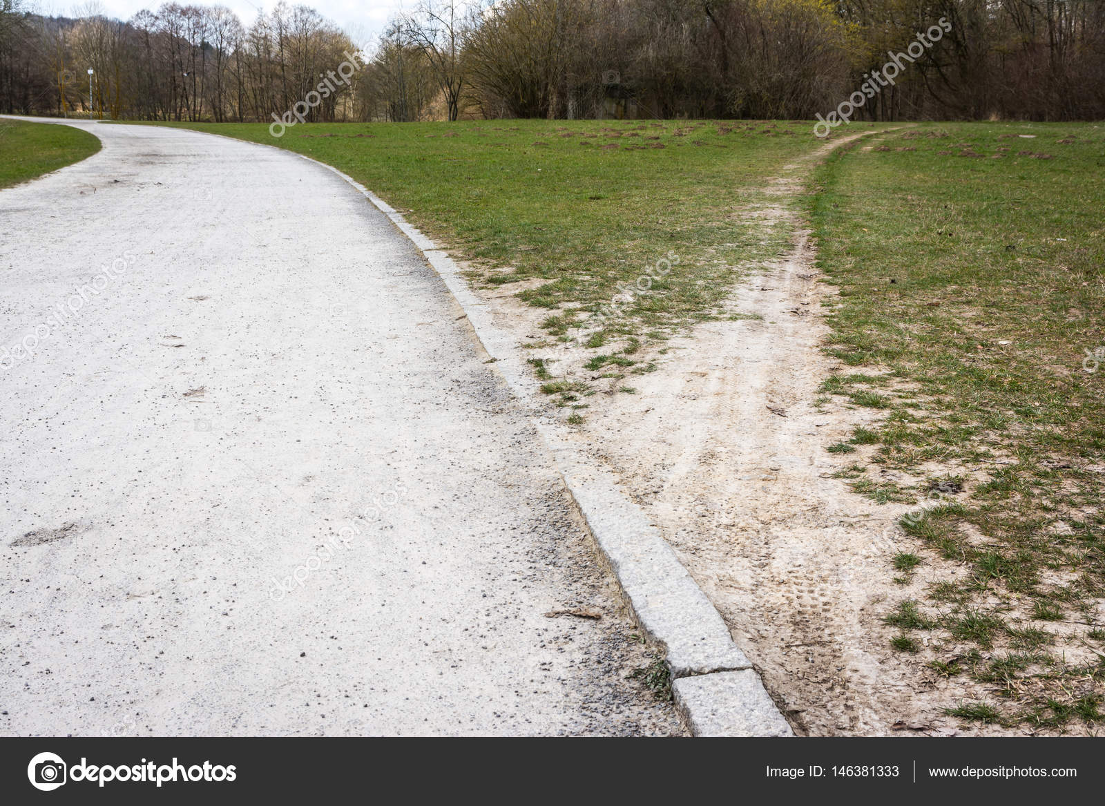 Diverging Path Sidewalk Dirth Path Grass Outdoors Decision Road — Foto ...