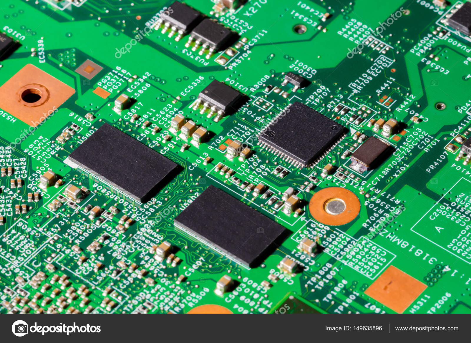 Chips de ordenador en la placa de circuito: fotografía de stock ...