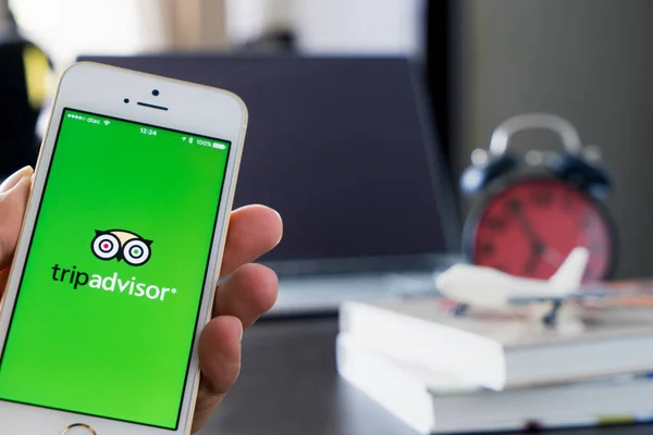 Tripadvisor logo Stock Photos, Royalty Free Tripadvisor logo Images ...