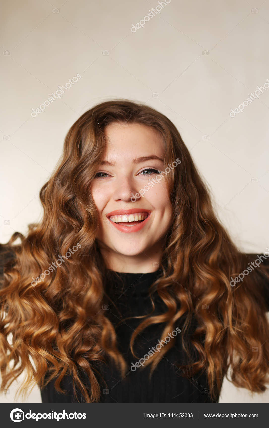 Pretty Girls With Curly Hair And Dimples