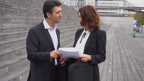 57 Documentos sobre o stand Videos, Royalty-free Stock Documentos sobre ...