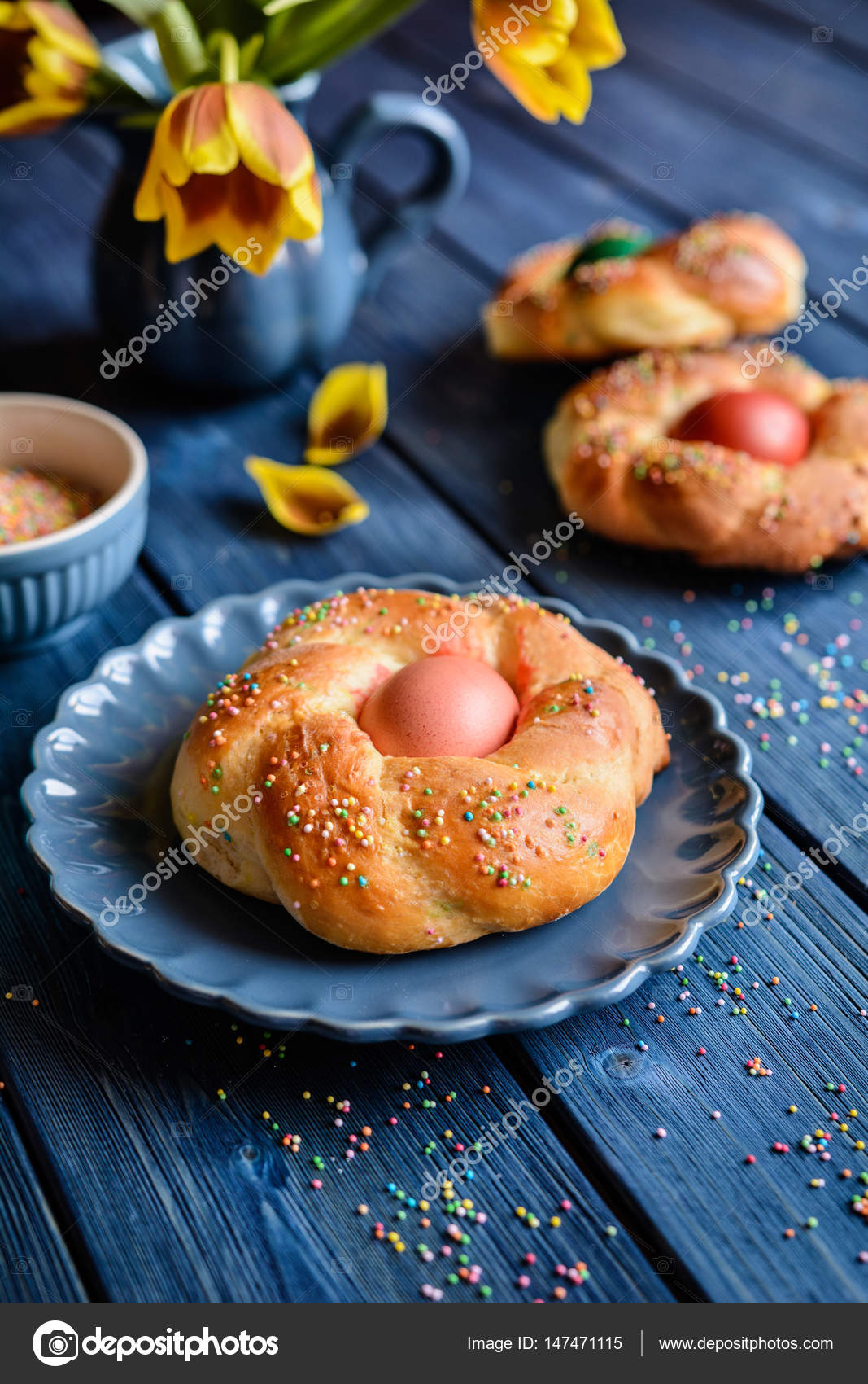 Italian Easter bread rings — Stock Photo © NoirChocolate #147471115