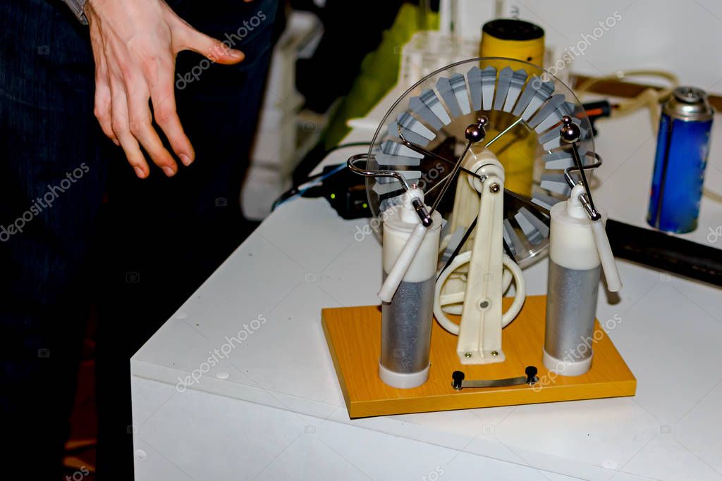 Máquina de electroformado. La acción del dispositivo se basa en el ...