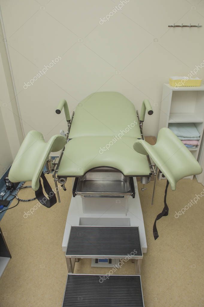 Interior de una sala de consulta para ginec logos 2024