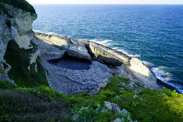 Huge rocks Stock Photos, Royalty Free Huge rocks Images | Depositphotos®