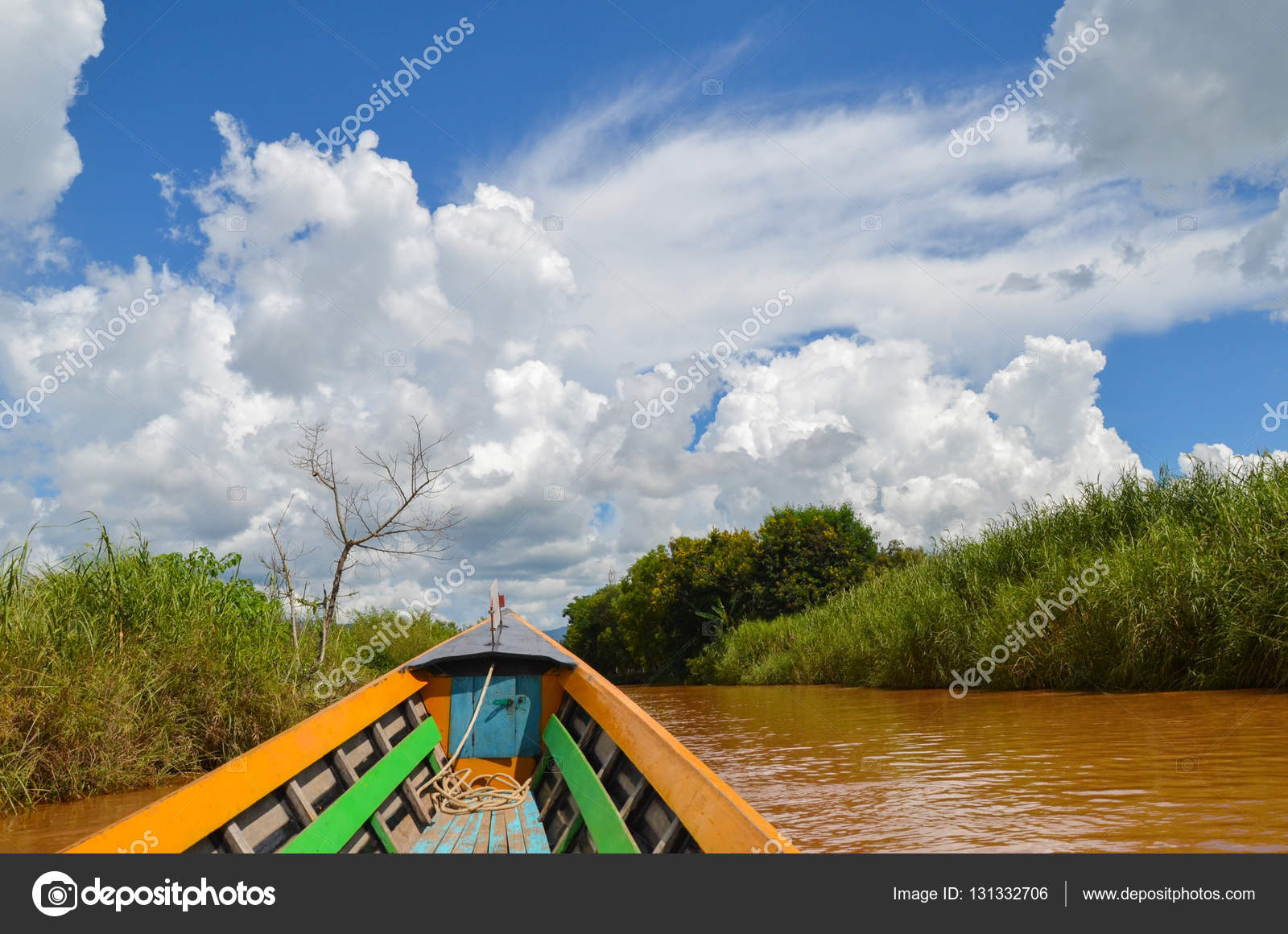 Boat ride on Inle Lake, around the traditional floating villages and ...