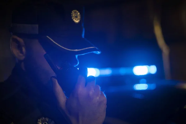 Politie officier met zaklamp Stock Photos, Royalty Free Politie ...