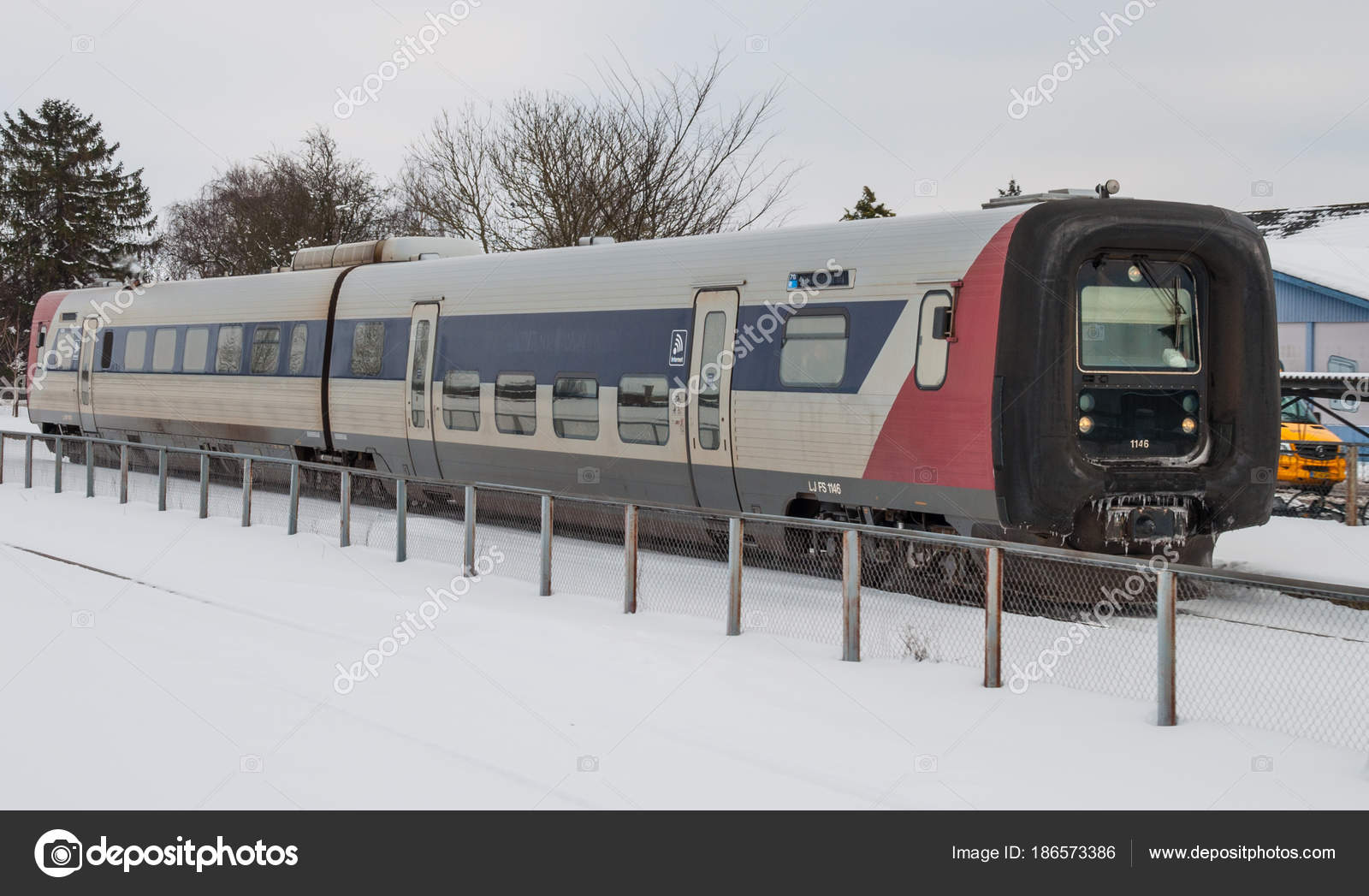 IC2 train arriving to Maribo train sta – Stock Editorial Photo ...