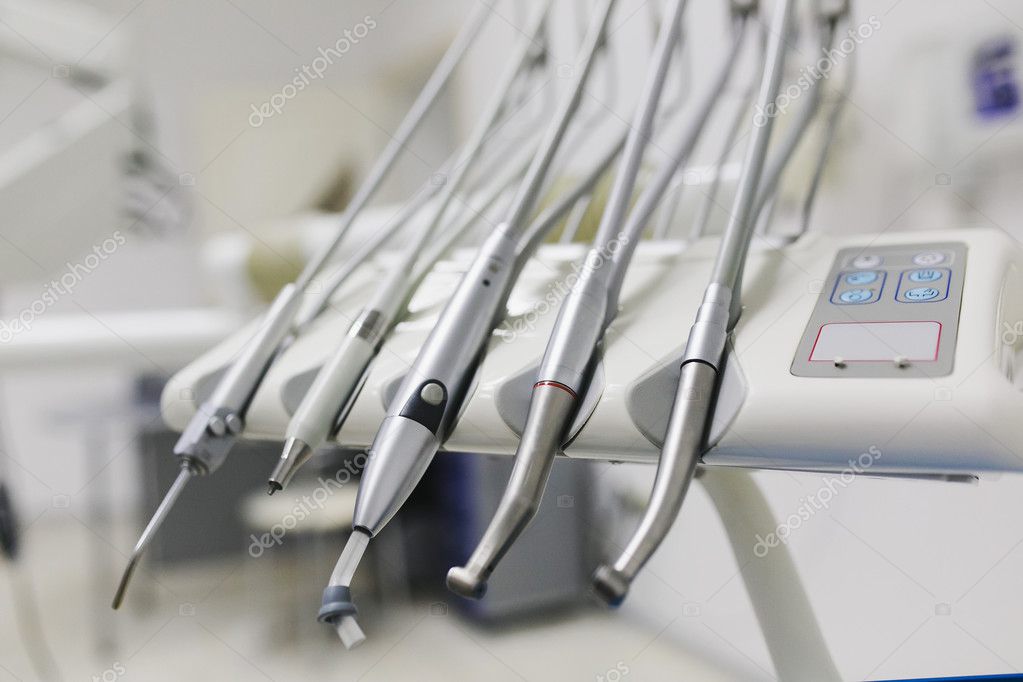 Différents instruments dentaires — Photo de stock par ©anatoliycherkas ...