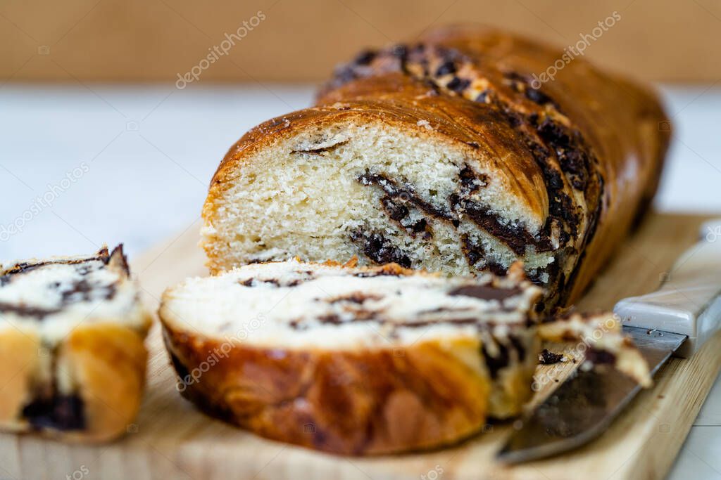 Dulce casera de chocolate Babka pastel de pan / Cozonac remolino ...