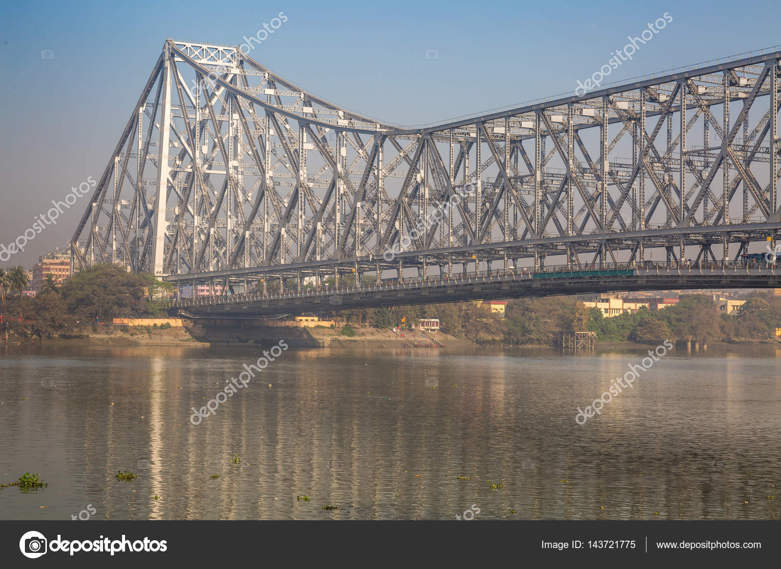 Howrah Bridge - The Cantilever bridge on river Hooghly at Kolkata ...
