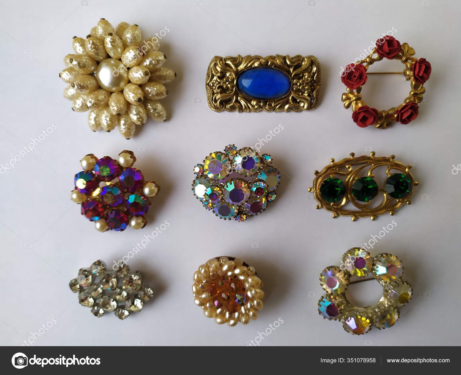 Old Vintage Brooches Collection Several Pieces Close One Sheet — Stock ...