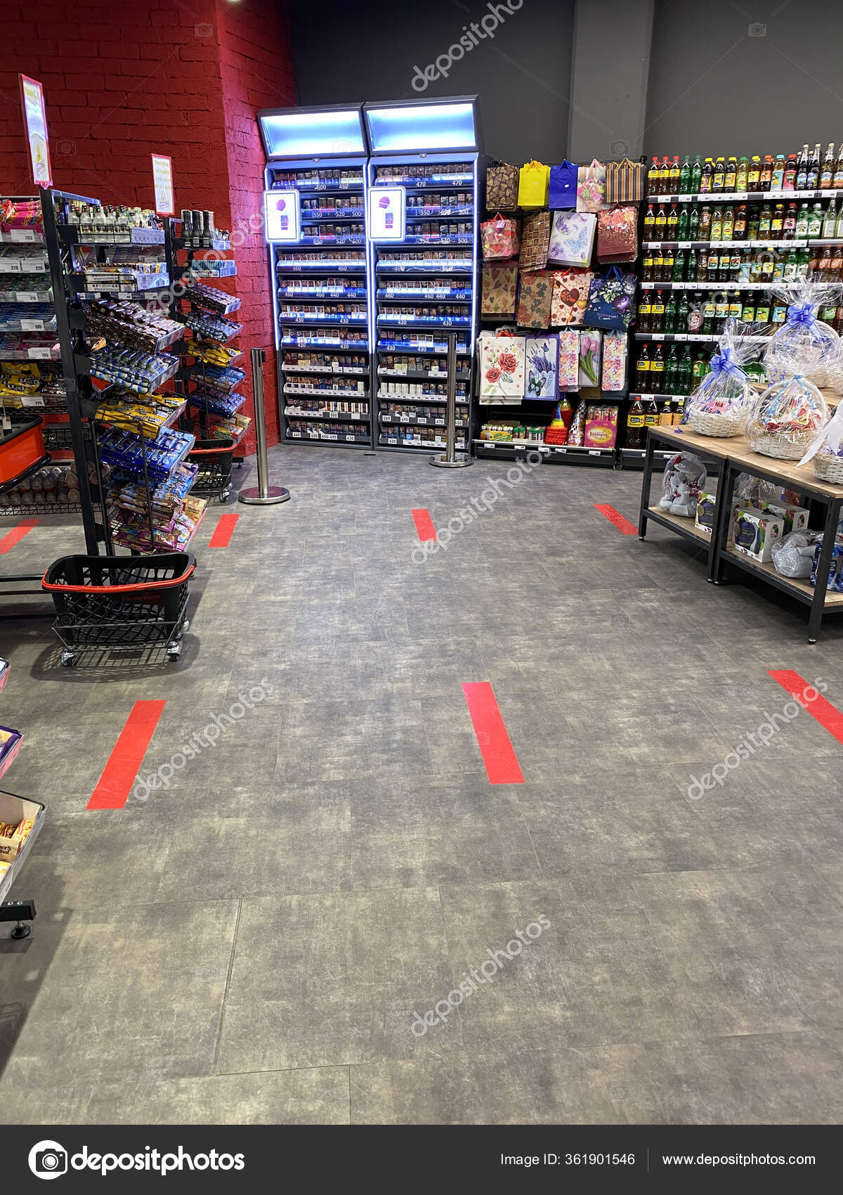 Red Lines Supermarket Grocery Store Keeping Distance Quarantine ...