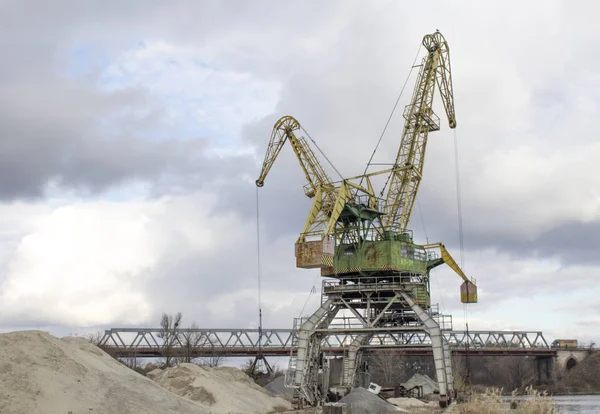 Gantry claw Stock Photos, Royalty Free Gantry claw Images | Depositphotos
