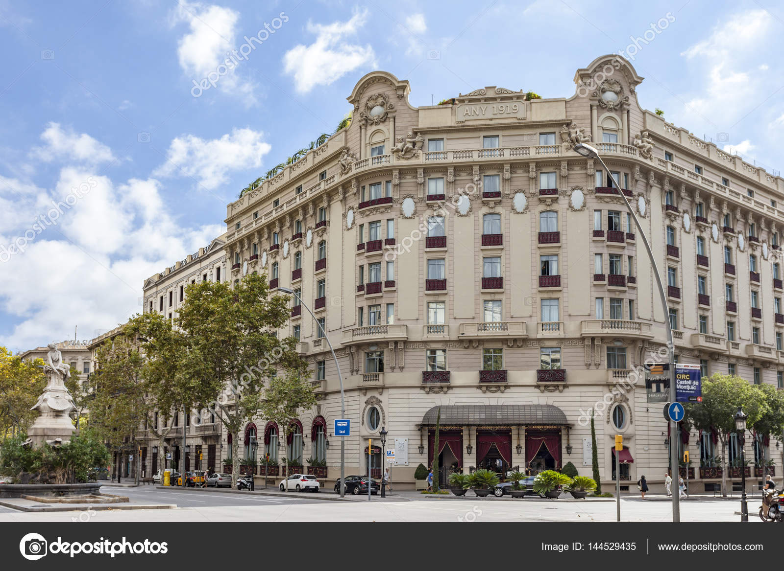 Hotel Palace, facade building, for years was the Hotel Ritz. Gran Via ...