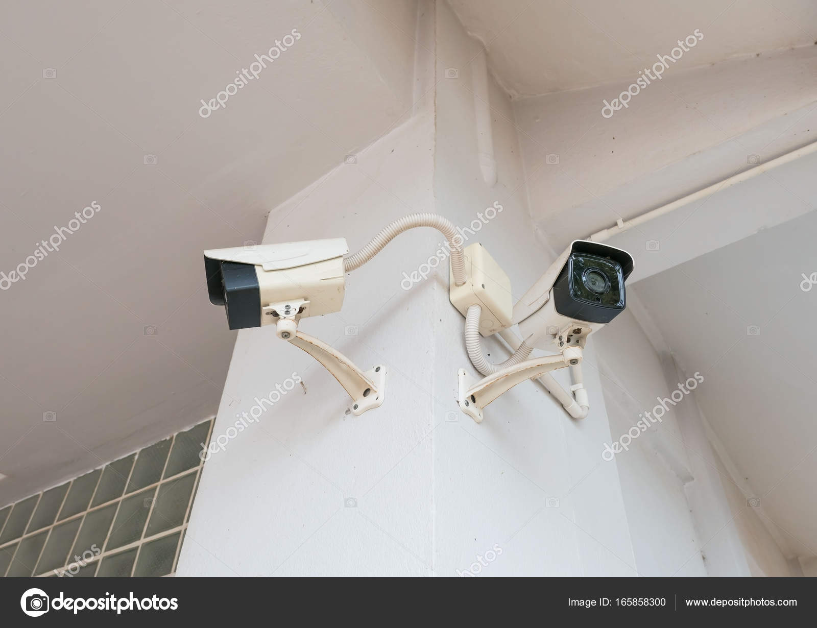 Two CCTV security camera — Stock Photo © oatautta@gmail.com #165858300