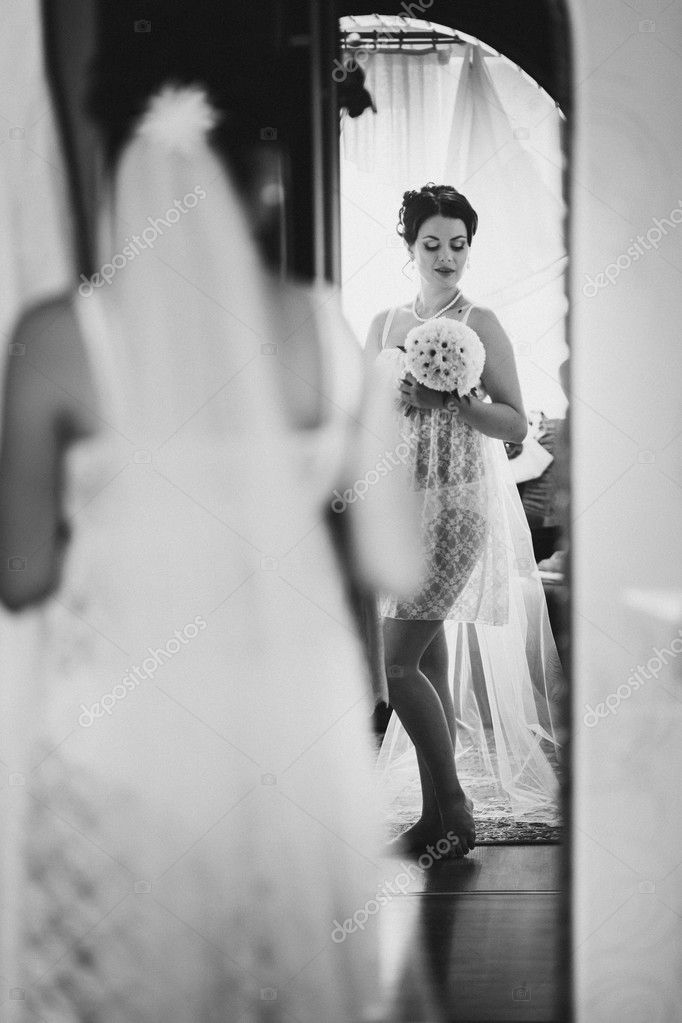 Happy bridal morning. Bride getting ready. wedding picture. — Stock ...