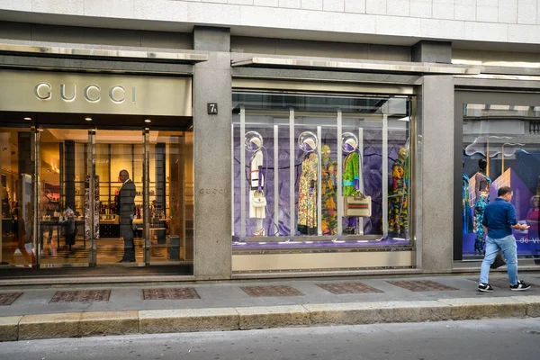 Gucci store exterior Stock Photos, Royalty Free Gucci store exterior ...