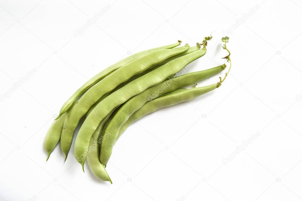 Muestra de frijol verde sobre fondo blanco, fotos de frijol verde, 2023