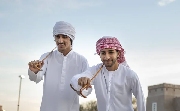 Dubai traditional people Stock Photos, Royalty Free Dubai traditional ...