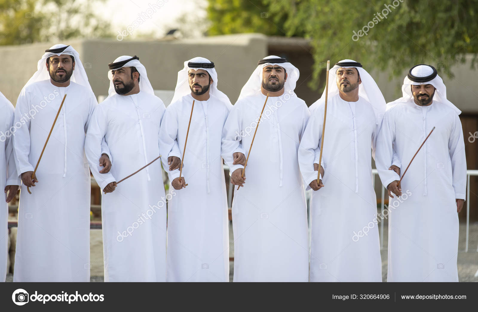 Traditional Uae Clothing