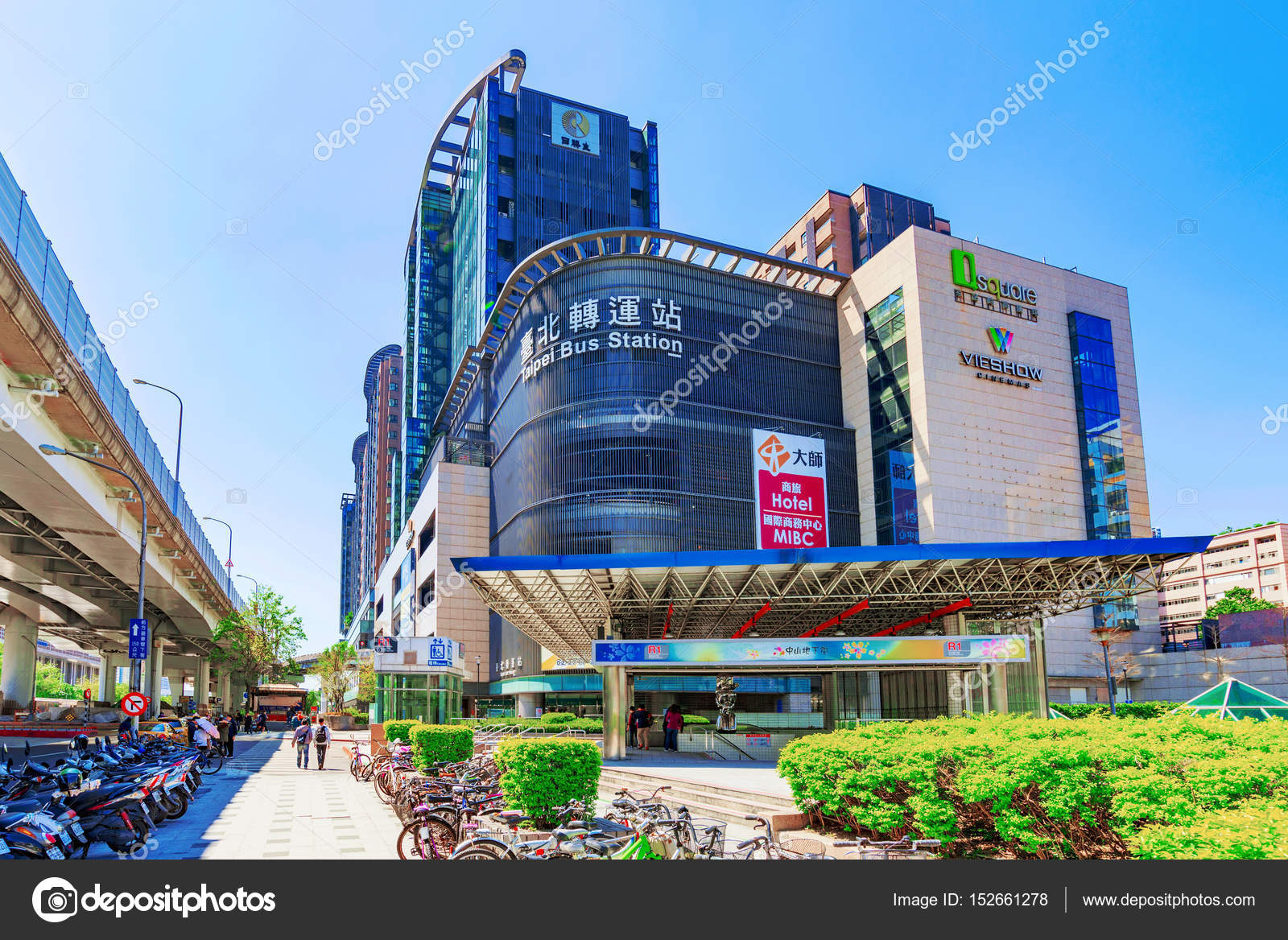 Taipei bus station and Q square shopping mall – Stock Editorial Photo ...