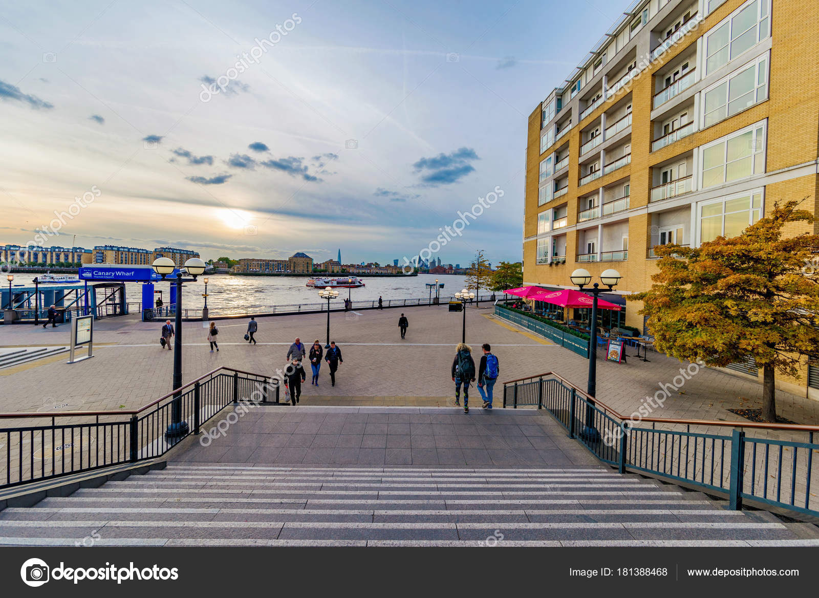 Riverside area of Canary Wharf – Stock Editorial Photo © asiastock ...