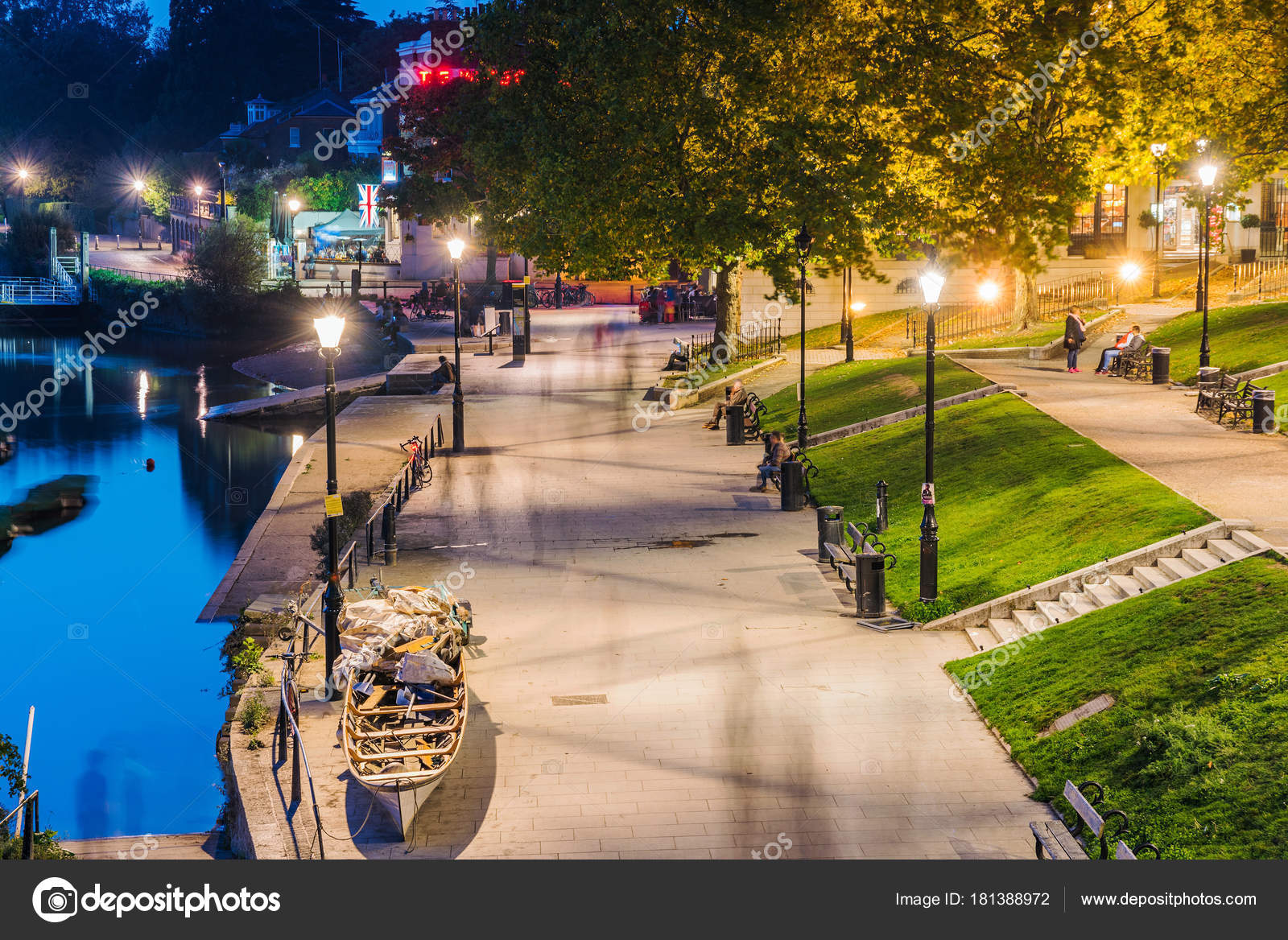 Thames riverfront park in Richmond at night – Stock Editorial Photo ...