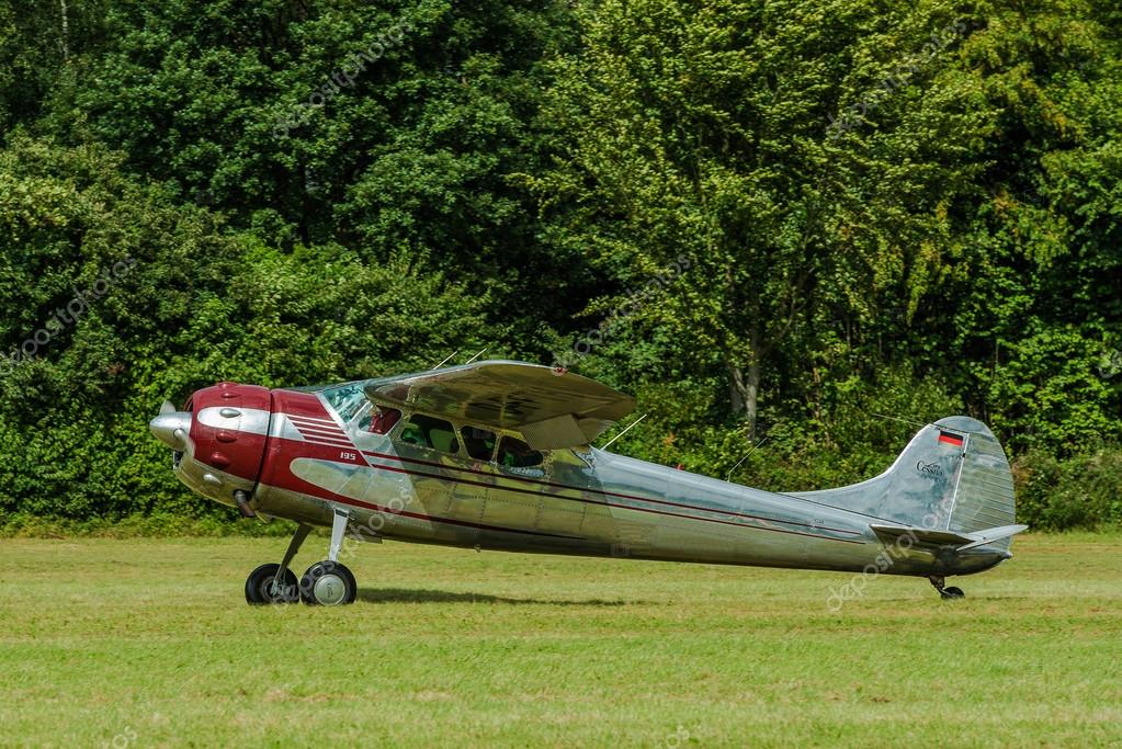 One-engined Aeroplane starts — Stock Editorial Photo © jefs-fotogalerie ...