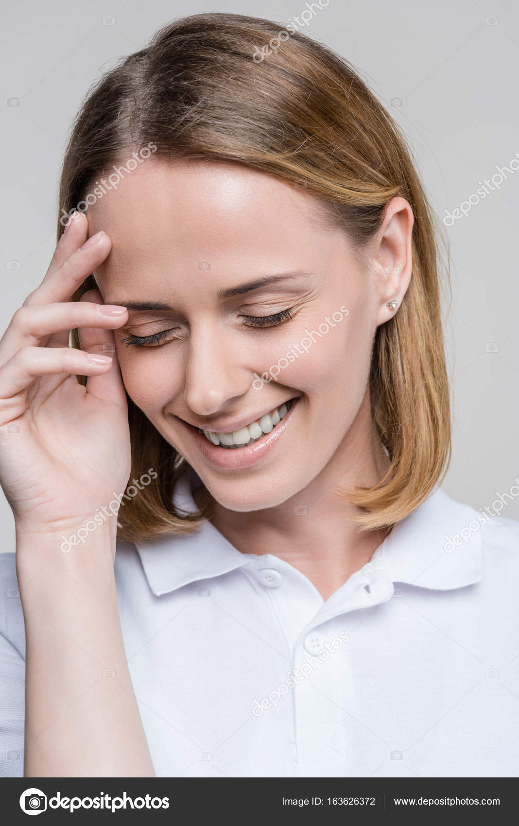 Hermosa mujer tímida: fotografía de stock © RomanPashkovsky #163626372 ...