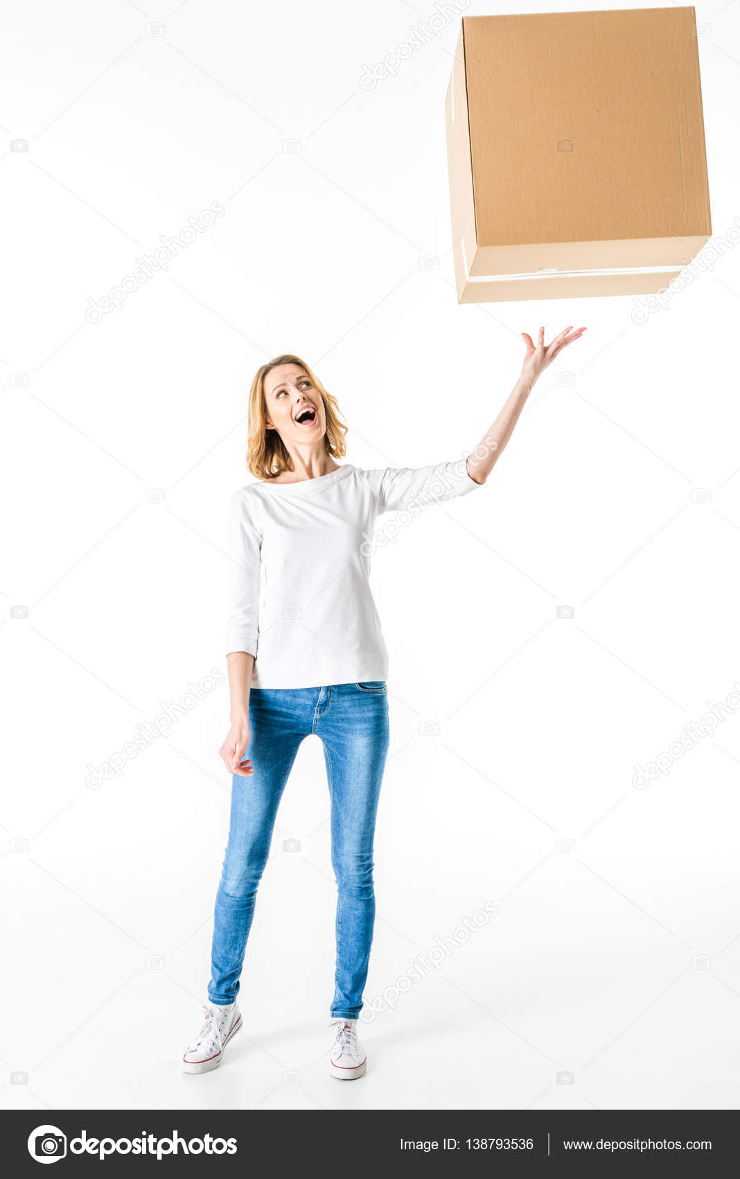 Young woman with box — Stock Photo © ArturVerkhovetskiy #138793536