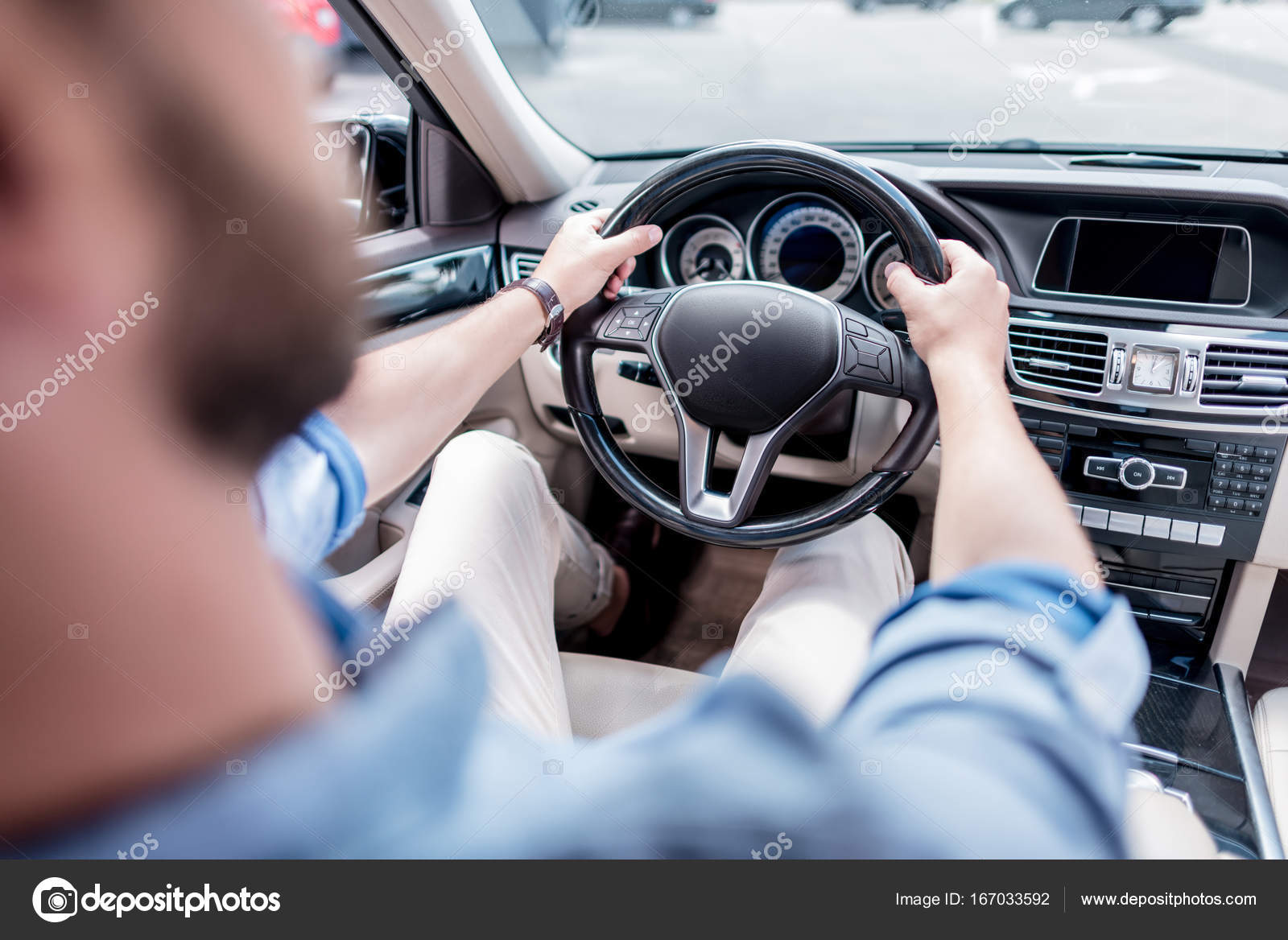 Coche de conducción: fotografía de stock © ArturVerkhovetskiy ...