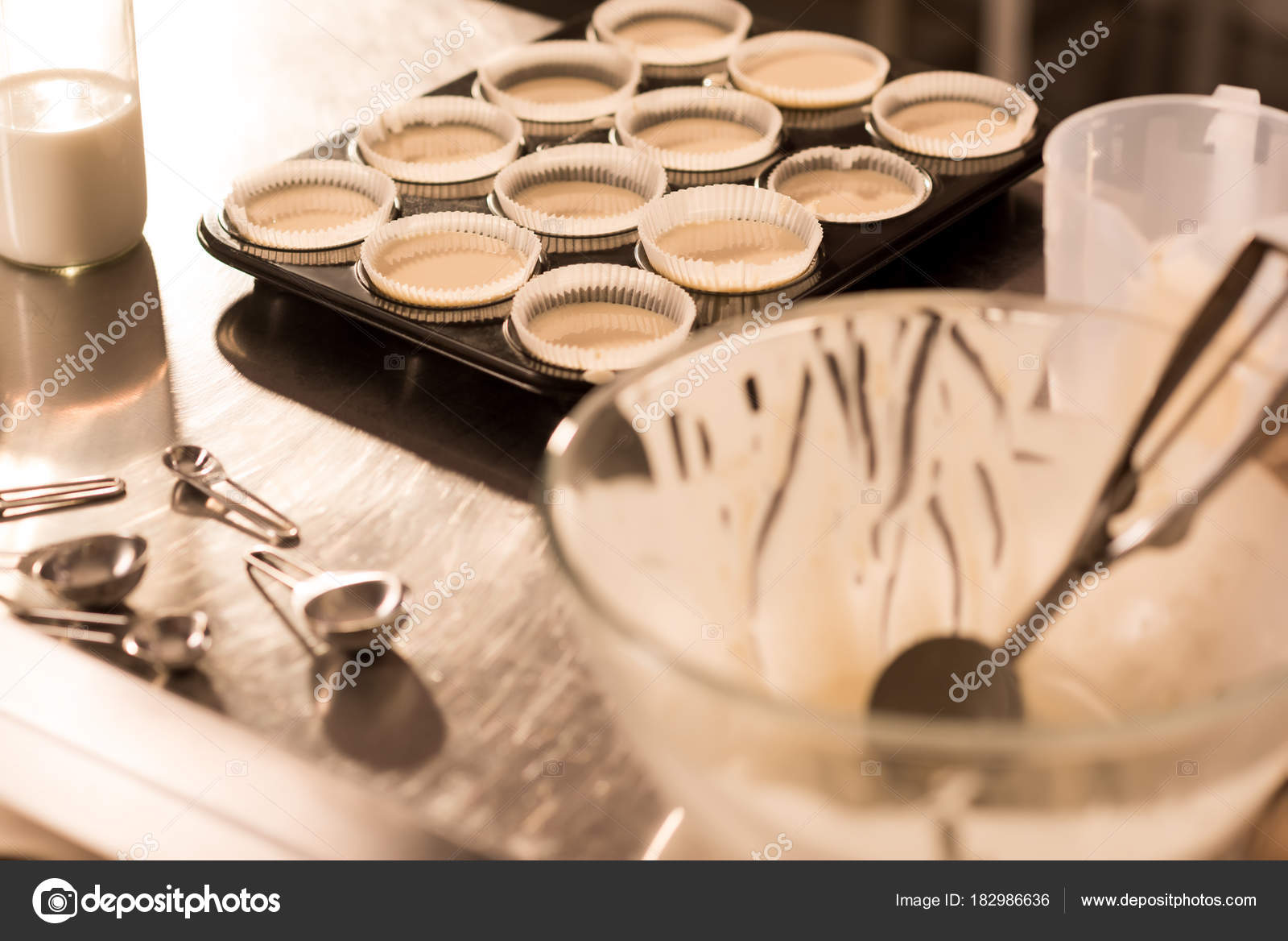 Close View Baking Forms Raw Dough Cupcakes — Free Stock Photo ...