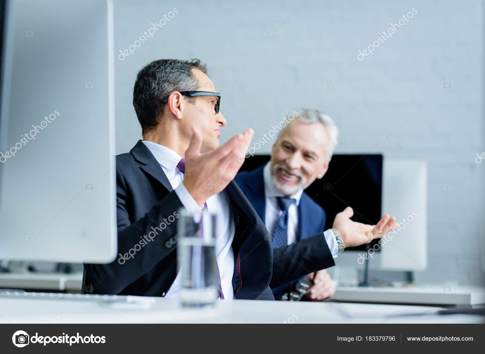 Business Colleagues Having Conversation Work Office — Stock Photo ... Business Colleagues Having Conversation Work Office — Stock Photo ...