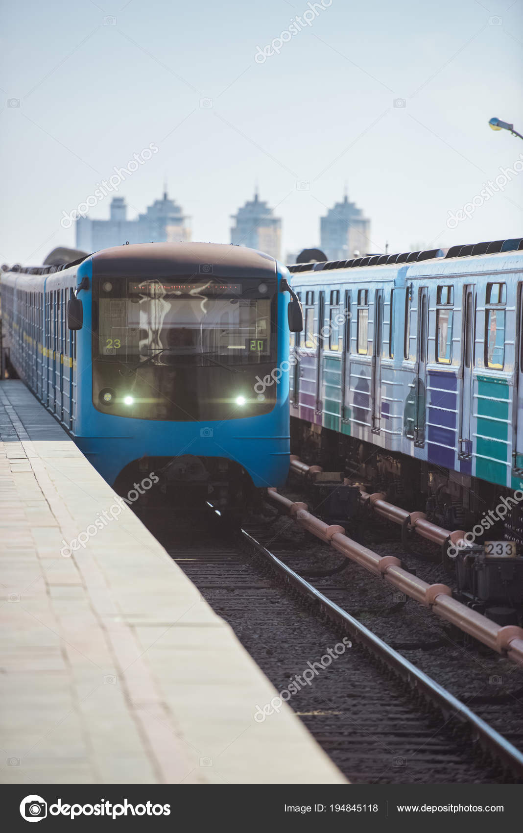 Trains Outdoor Subway Station Buildings Background — Free Stock Photo ...