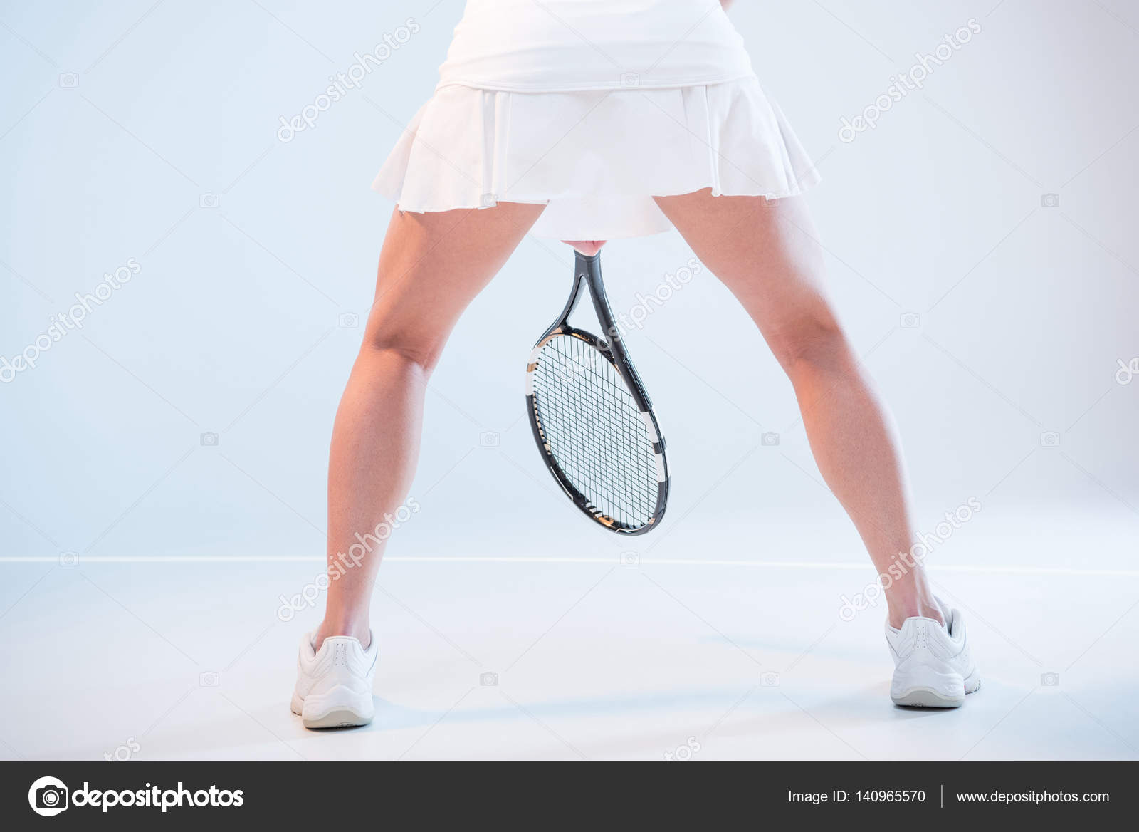 Woman with tennis racket — Stock Photo © DmitryPoch #140965570