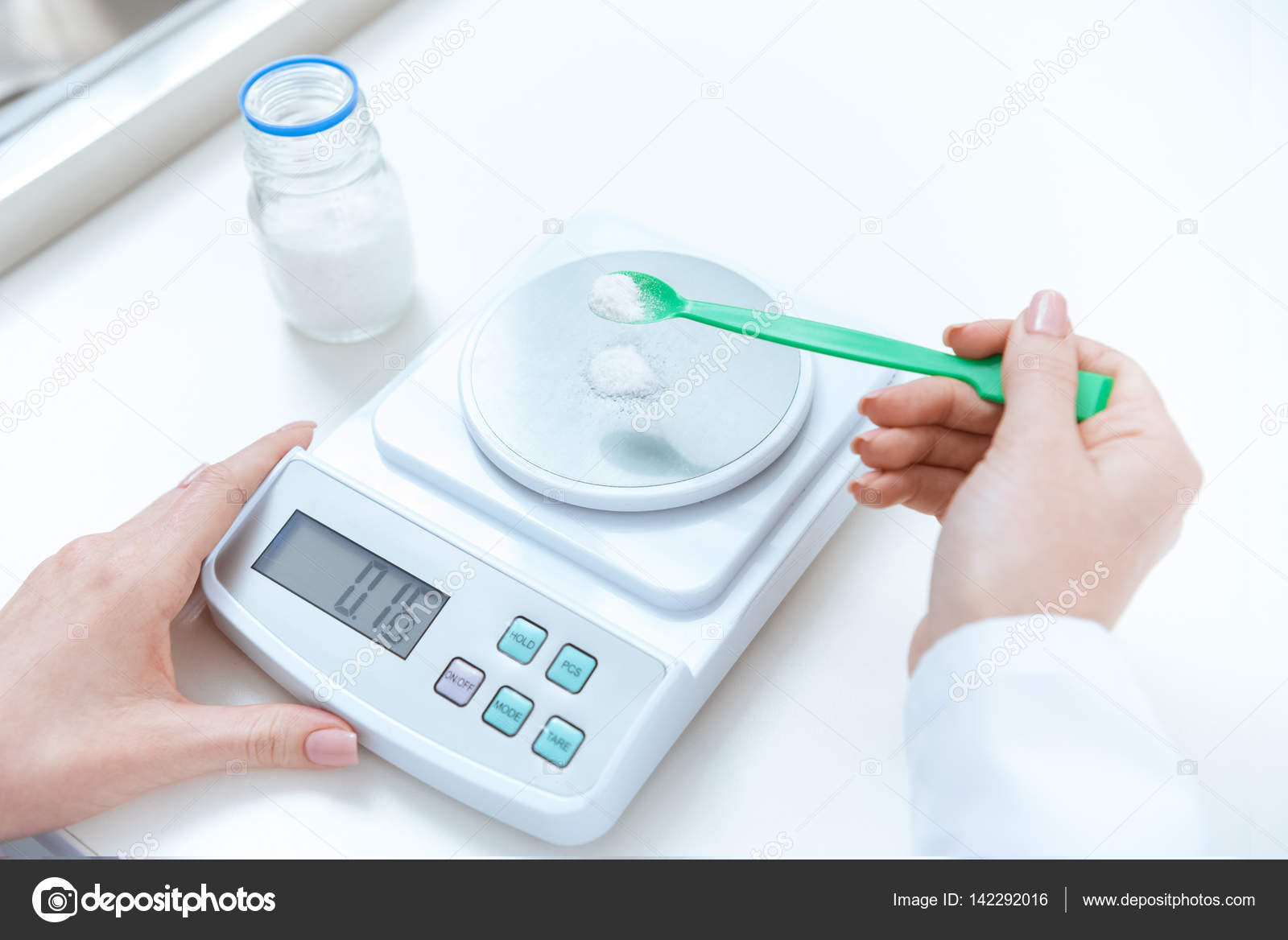 Chemist weighing reagent — Stock Photo © DmitryPoch #142292016